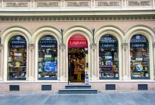 Početna | Delfi knjižare | Sve dobre knjige na jednom mestu